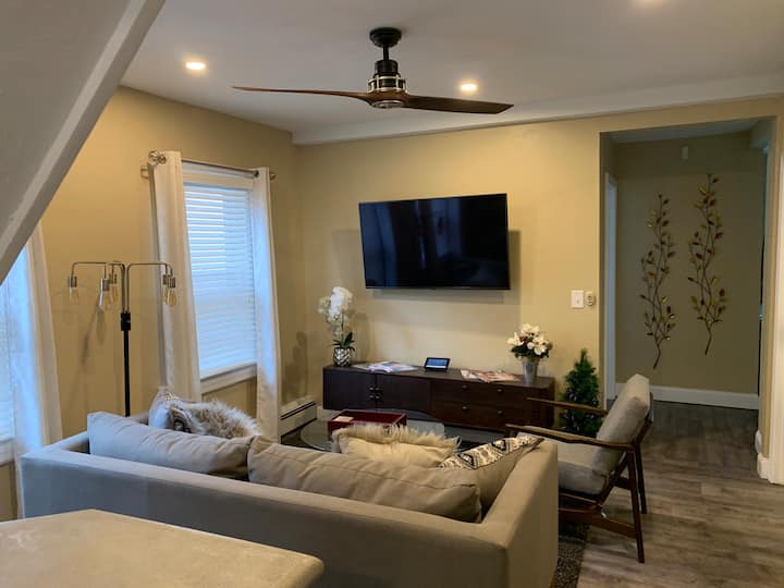 Brand New Furnished Apartment Ready To Host! - Rhode Island