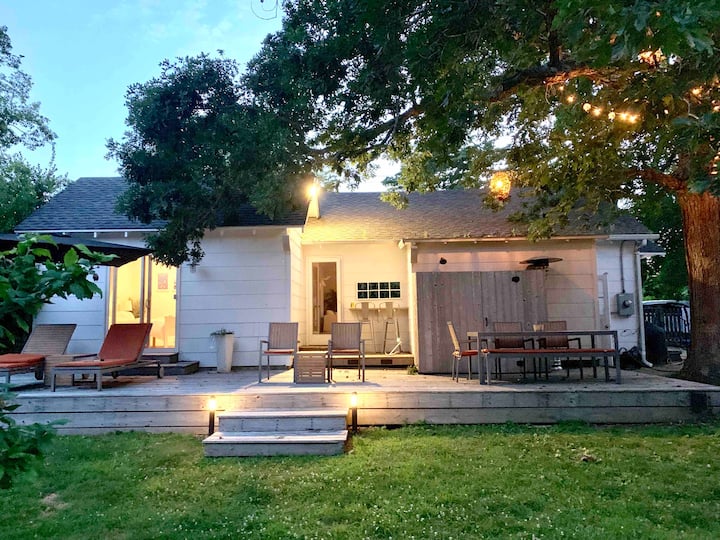 Two Bedroom Bungalow - Sag Harbor, NY
