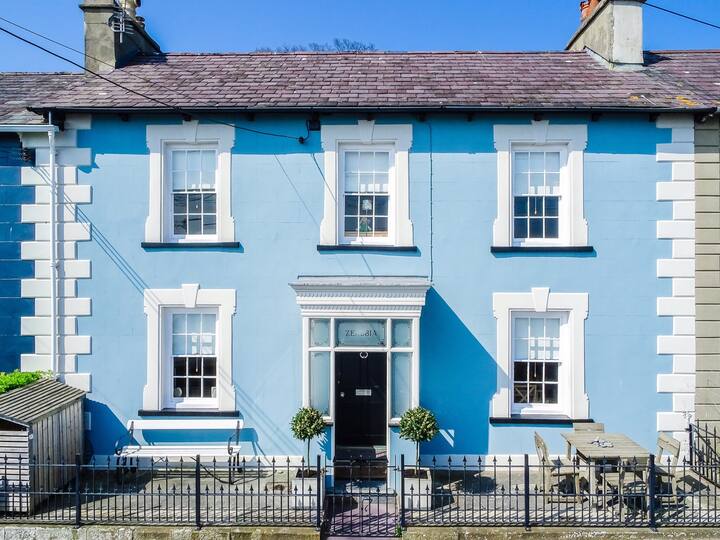 Georgian Seaside House, Sleeps 8 - New Quay