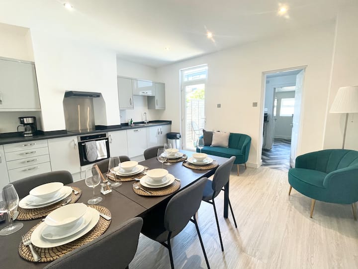 Gatton House Bs2 – 3 Bedrooms, Sleeps 6 - Bristol