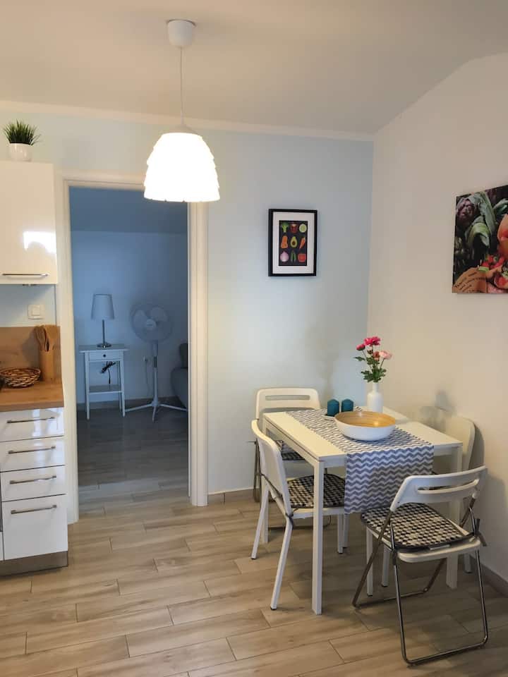 Modern Holiday Apartment In Jadranovo At The Sea - Jadranovo