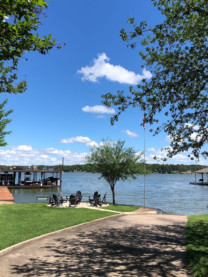 Lake Retreat, Private Boat Ramp, Game Room - Log Cabin
