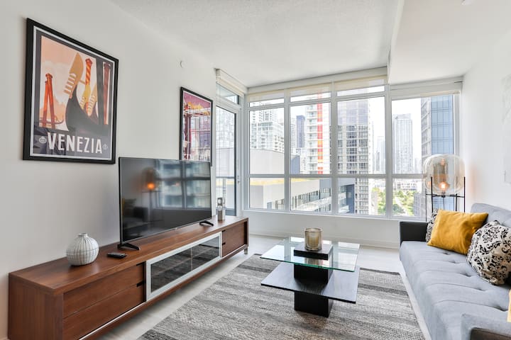 ⭐Modern Luxury King 1bd⭐ By Roger Centre, Cn Tower - 토론토