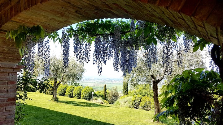 Romantic And With View. Swimming Pool Open : ) - Italie