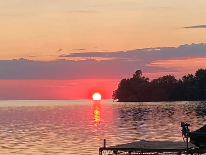 Amazing Waterfront Cottage At Big Bay Point - Georgina