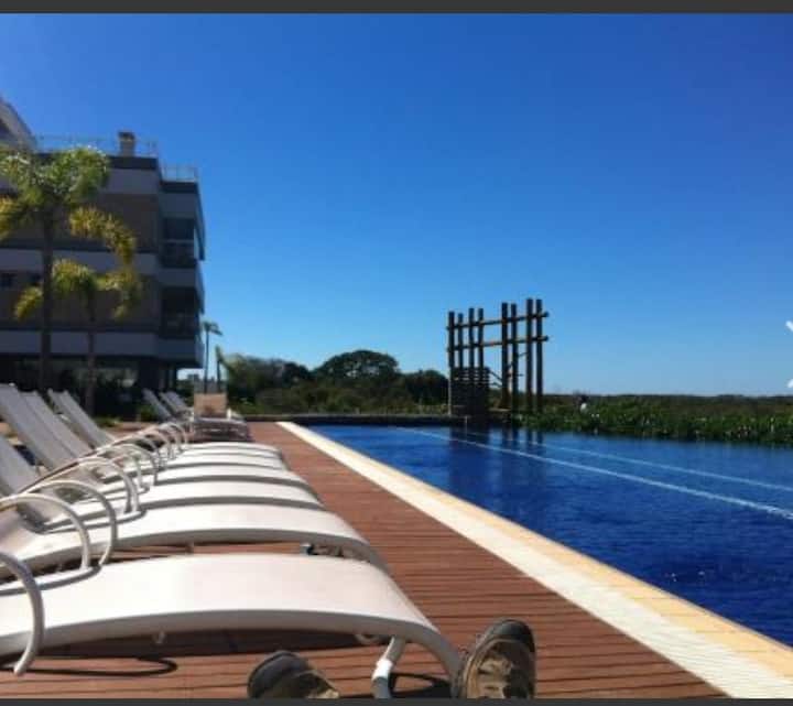 Apto Em Condomínio Pé Na Areia-essence Life - Florianópolis