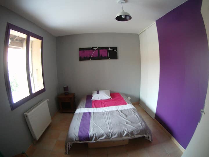 Chambre Calme Au Rdc Dans Maison Non Fumeur - Bourg-lès-Valence