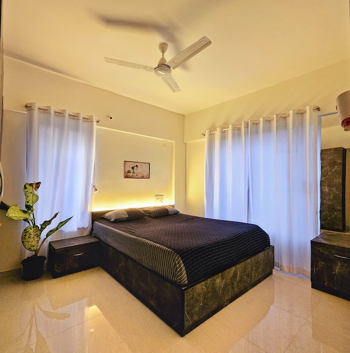 Delightful Dwellings Ac 2bhk Apt @Baner-balewadi - Pune