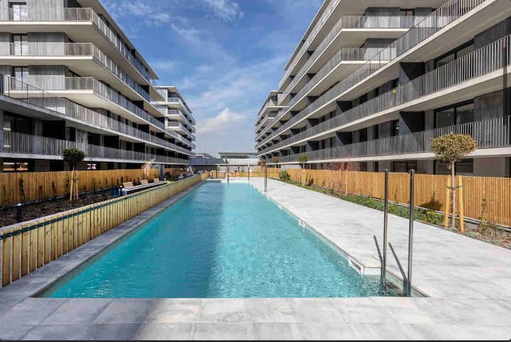Modern Beachfront Apt. With Pool & Large Terrace - Badalona