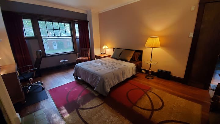Large Bedroom Close To Cleveland Clinic,cwru,uh - Cleveland, OH