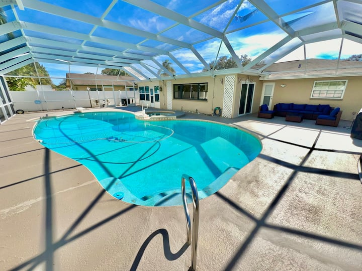 4br, 2ba, Hosts 12, 5 Min From Beach, Pool - Indian Shores, FL