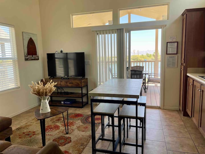 Summer Getaway Resort Home On The River! Sleeps 4 - Blythe, CA