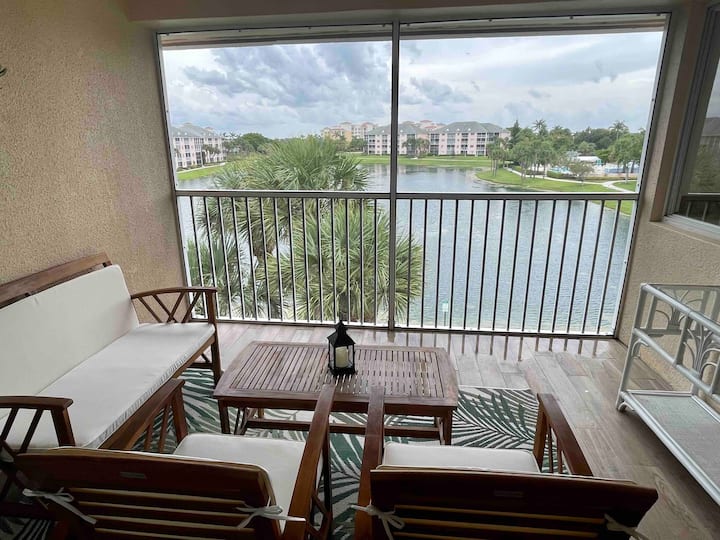 Sunrise & Sunset Views, Pool, 1/2 Mile To Beach! - Jupiter, FL