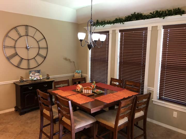 Single Family And One Story Home. - College Station, TX