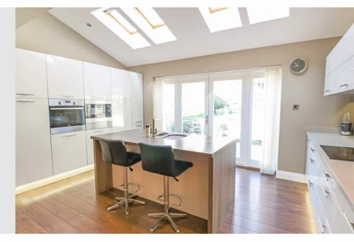 Granic Mews - Luxury Home With Cinema🍿 By ⛳️ Course - Haworth