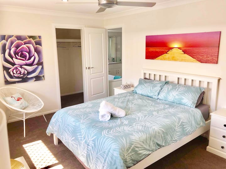 ★ Deluxe 2 Bed! Central, New & Spacious ★ - Yamba