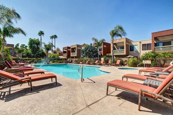 Gorgeous, Sunny, Free Gym, Fireplace, Heated Pools - スコッツデール, AZ