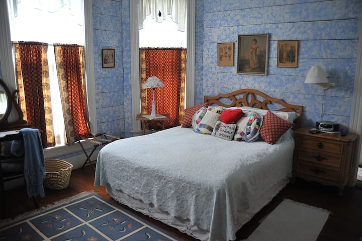 The Minden Room At Pecan Street Inn - Bastrop, TX