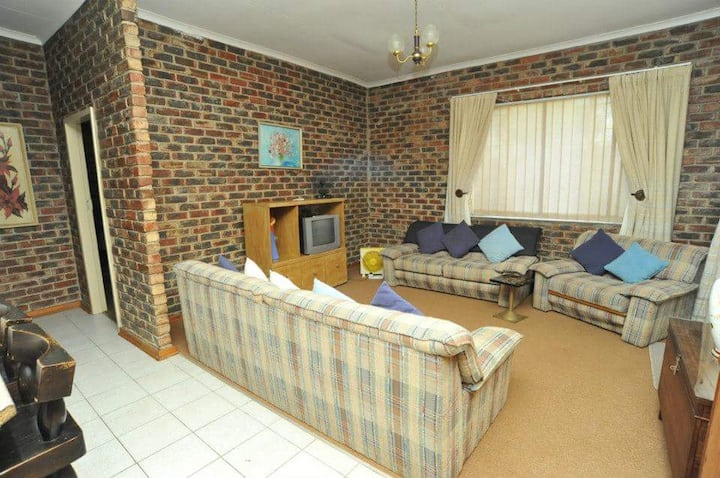 Stopnstay Bnb. Its Farm, Free, Nature & Relaxation - Potchefstroom