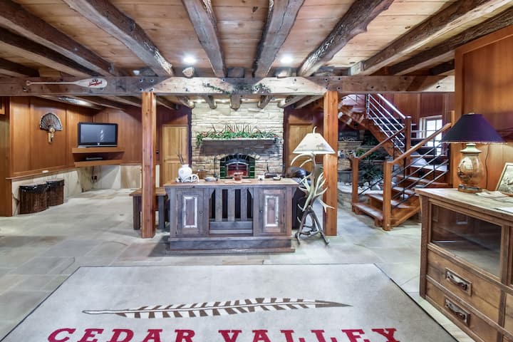 Rustic Elegant Lodge In Spring Green Wisconsin - Taliesin, Spring Green