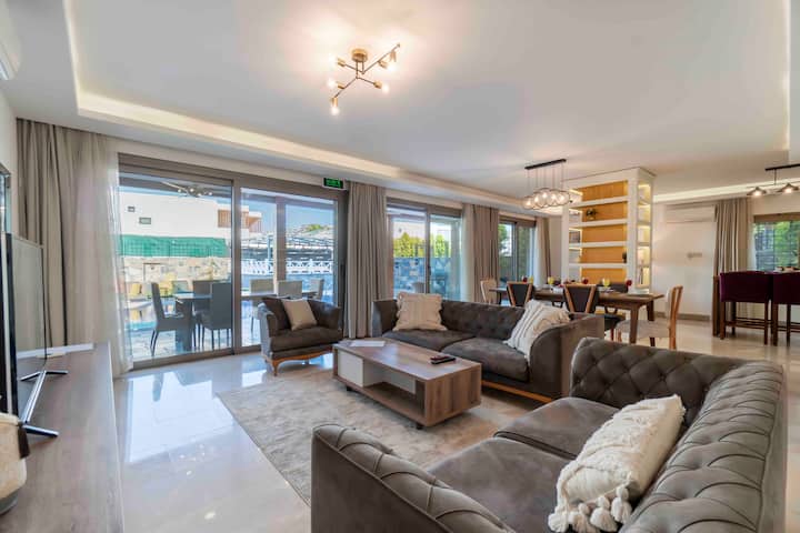 ÖZelhavuzlu/ Merkezi /Denize Yakın Lüks Villa - Bitez