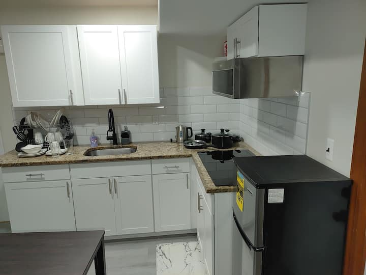 Anishhaven Amazing 2bed Suite. Living Room/kitchen - New Brunswick, NJ