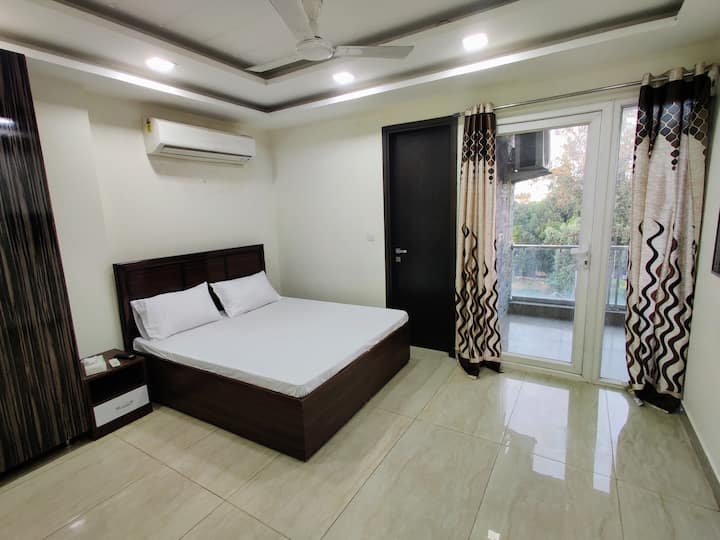 Modern 1bhk Private Apartment W/wifi &Kingsize Bed - New Delhi