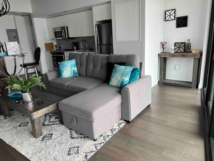 Modern 2 Bed King Bed Wi-fi Walk To Arena - Winnipeg