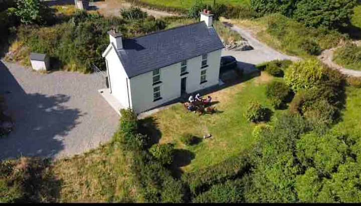 Idyllic Family Farmhouse In Beautiful West Cork - Skibbereen