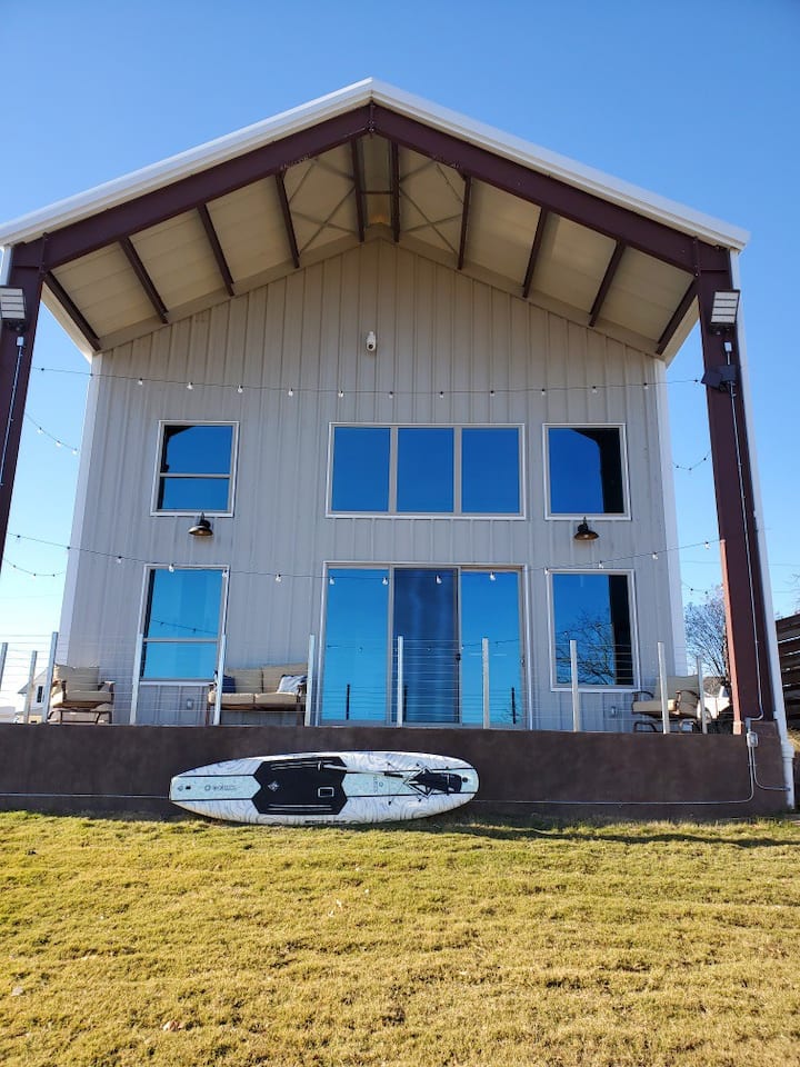 Lakeside Barndo With Paddle Boards - The Colony, TX
