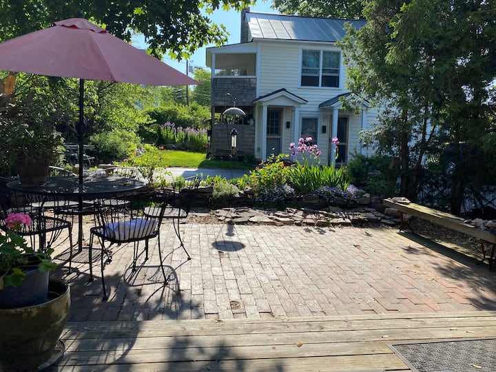 The Carriage House On Caroline - Burlington, VT