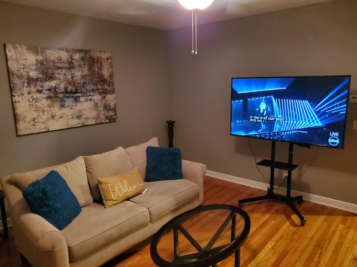 Clean 1 Bedroom Condo - Wrightwood - Chicago