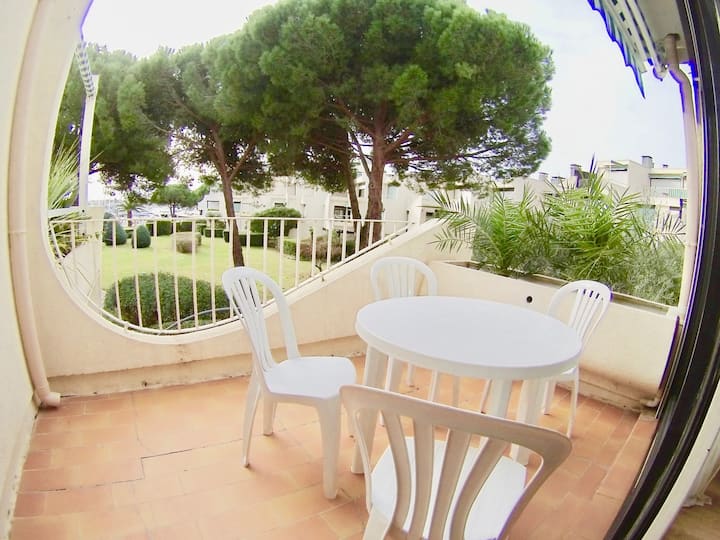 Très Joli Studio Cabine, Clim ,Vue Parc Et  Port. - Aigues-Mortes