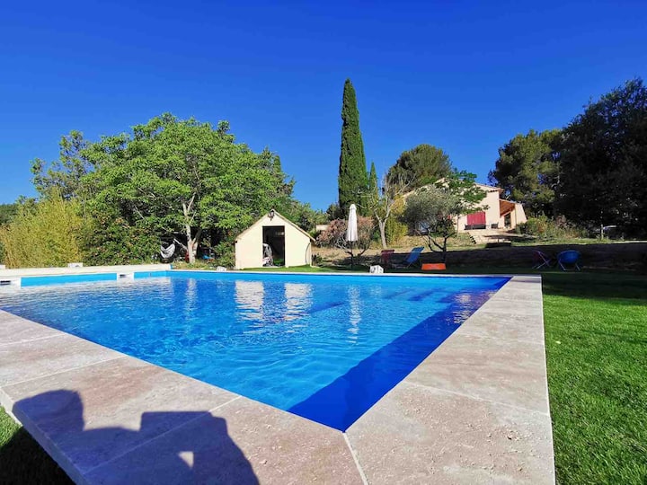 Charmant Studio Dans Jardin Arboré Avec Piscine - Éguilles
