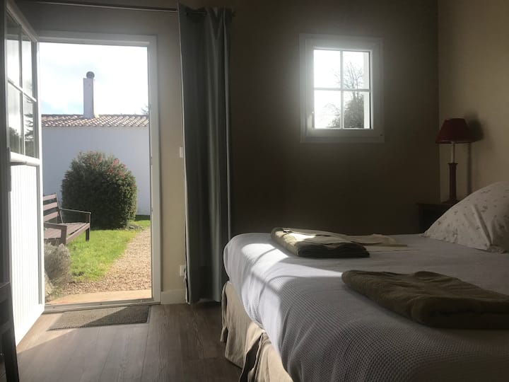 Chambre De La Maisonnette: Chambre & Sdd Privée - L'Île-d'Yeu