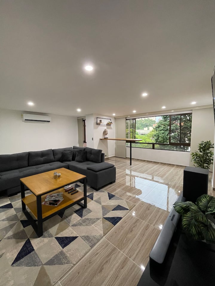 Modern/jacuzzi/ac, 2 Bedroom Apt In "La 70" - Medellín