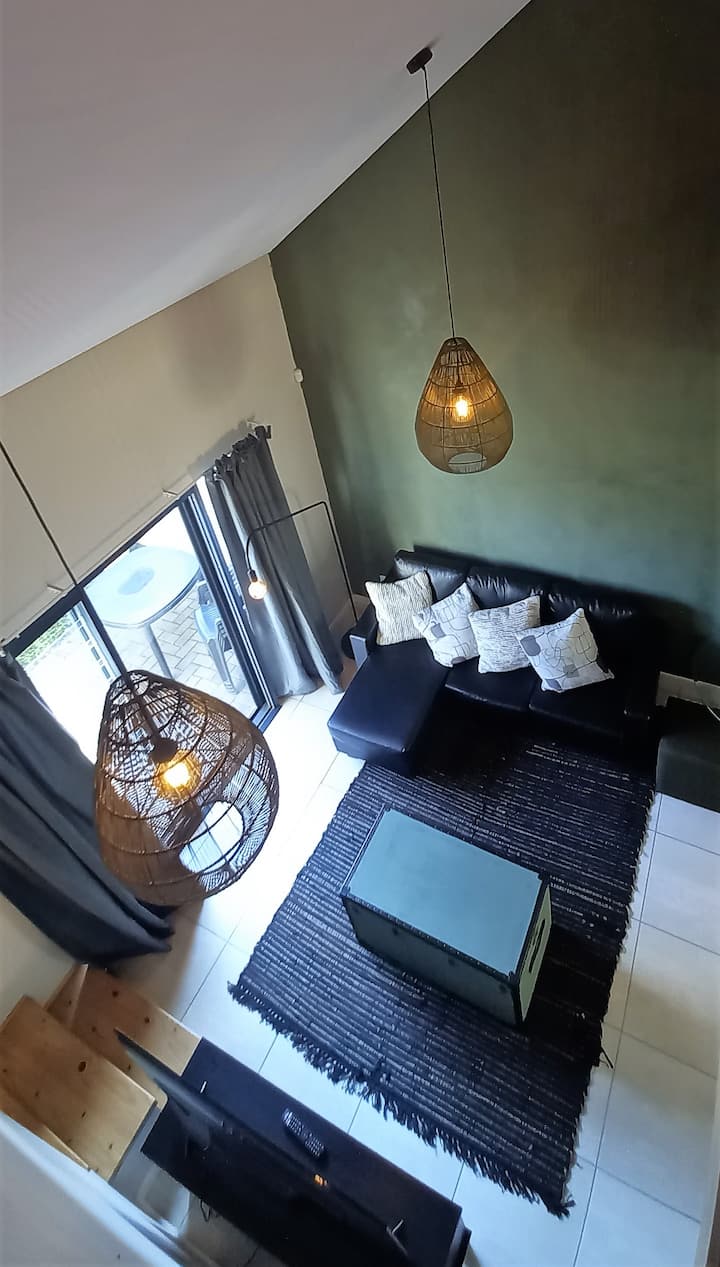 Self Catering Corporate Rental With Dstv- Loft - Port Elizabeth