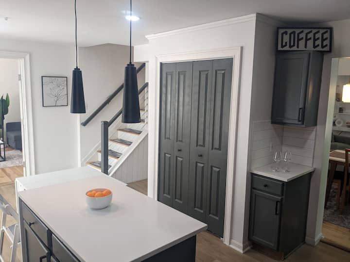 Spacious 5 Br Home Close To Dc - Largo, MD