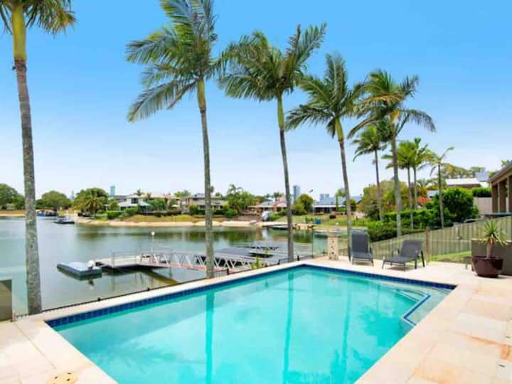 The Beach Shack With Everything At Your Footsteps - Gold Coast