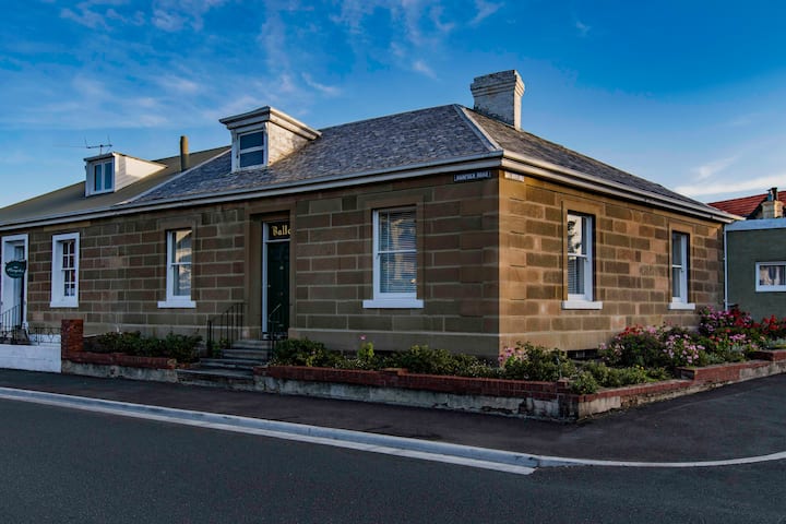 Ballo At Battery Point (Off-street Parking) - Hobart