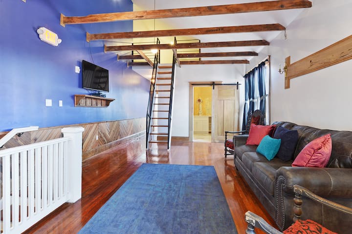 Prime Locale On Streetcar Line! Historic B&b! - New Orleans, LA