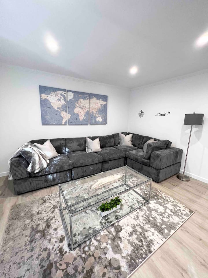 Garden Oasis Apartment - West Hollywood, CA