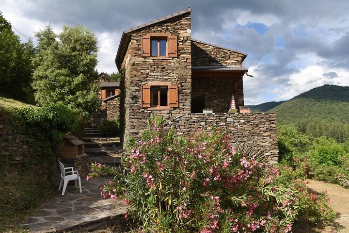Gite De Jacquet : Gite Tout Confort En Ardèche - Joyeuse