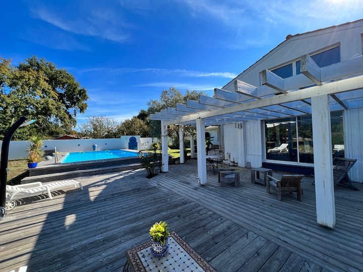 Location Maison 10 Personnes. - France