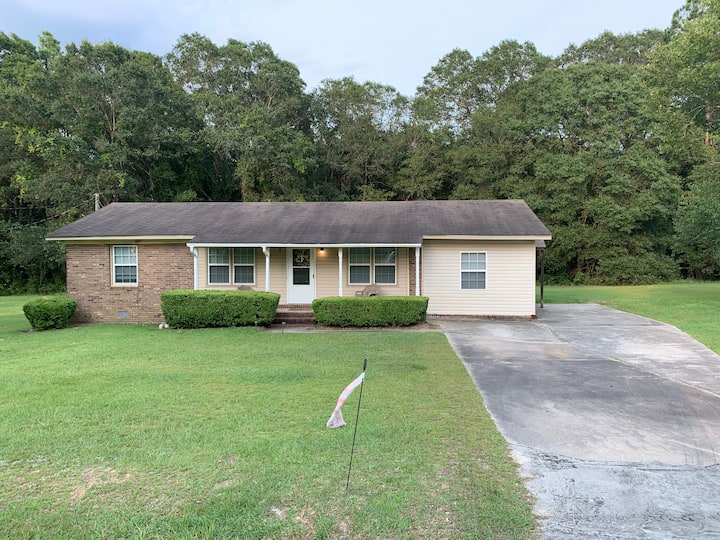 Sweet Onion Home Sleeps 9 W/ 6 Beds For Work Crews - Tarrytown, GA