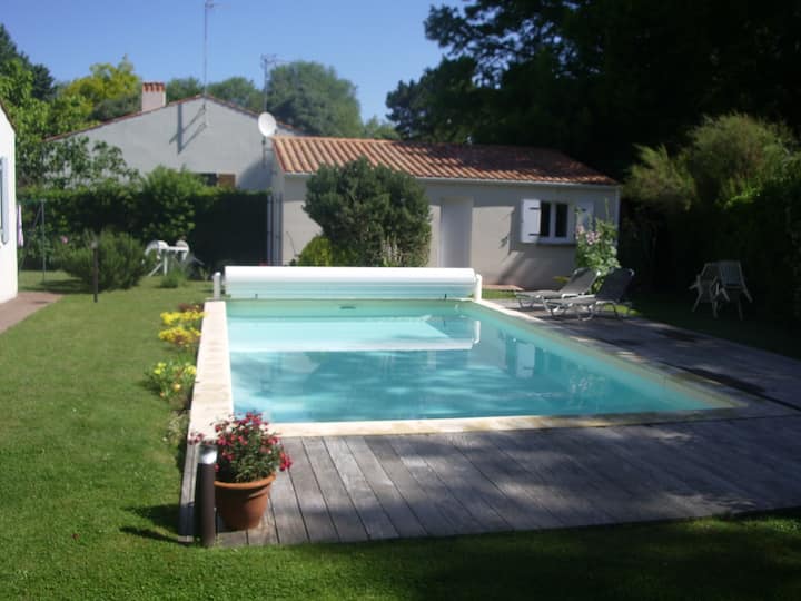 Maisonnette Avec Piscine Entre Forêt Et Océan - Île d'Oléron
