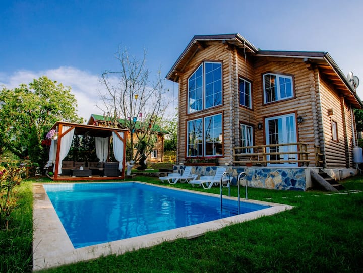 Deluxe 4 Kişi Kapasiteli Kütük Ev - Sapanca