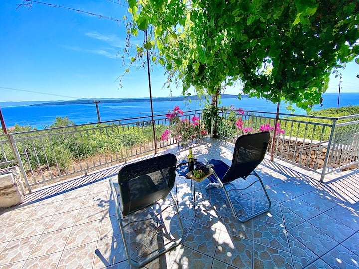 A 1 Familienfreundliches Apartment Mit Meerblick - Jelsa