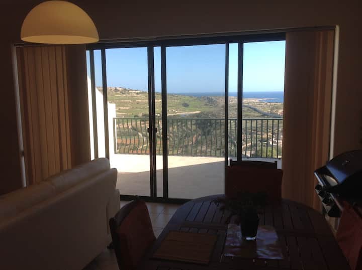 Modern 3 Bedroom Spacious Apartment. - Malta