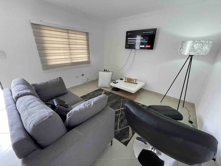 Apartamento Con Excelente Ubicación En El Poblado - Envigado